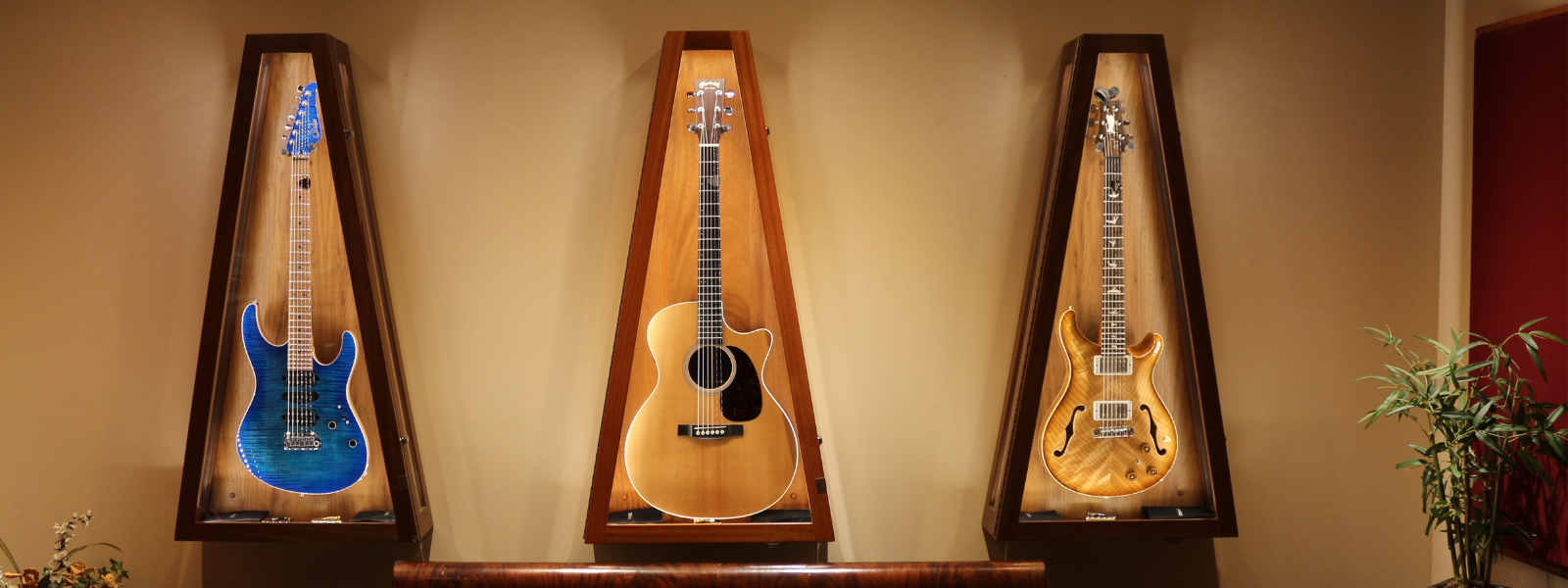 Acoustic Remedy | Humidified Instrument Display Cabinets/Stands/Cases